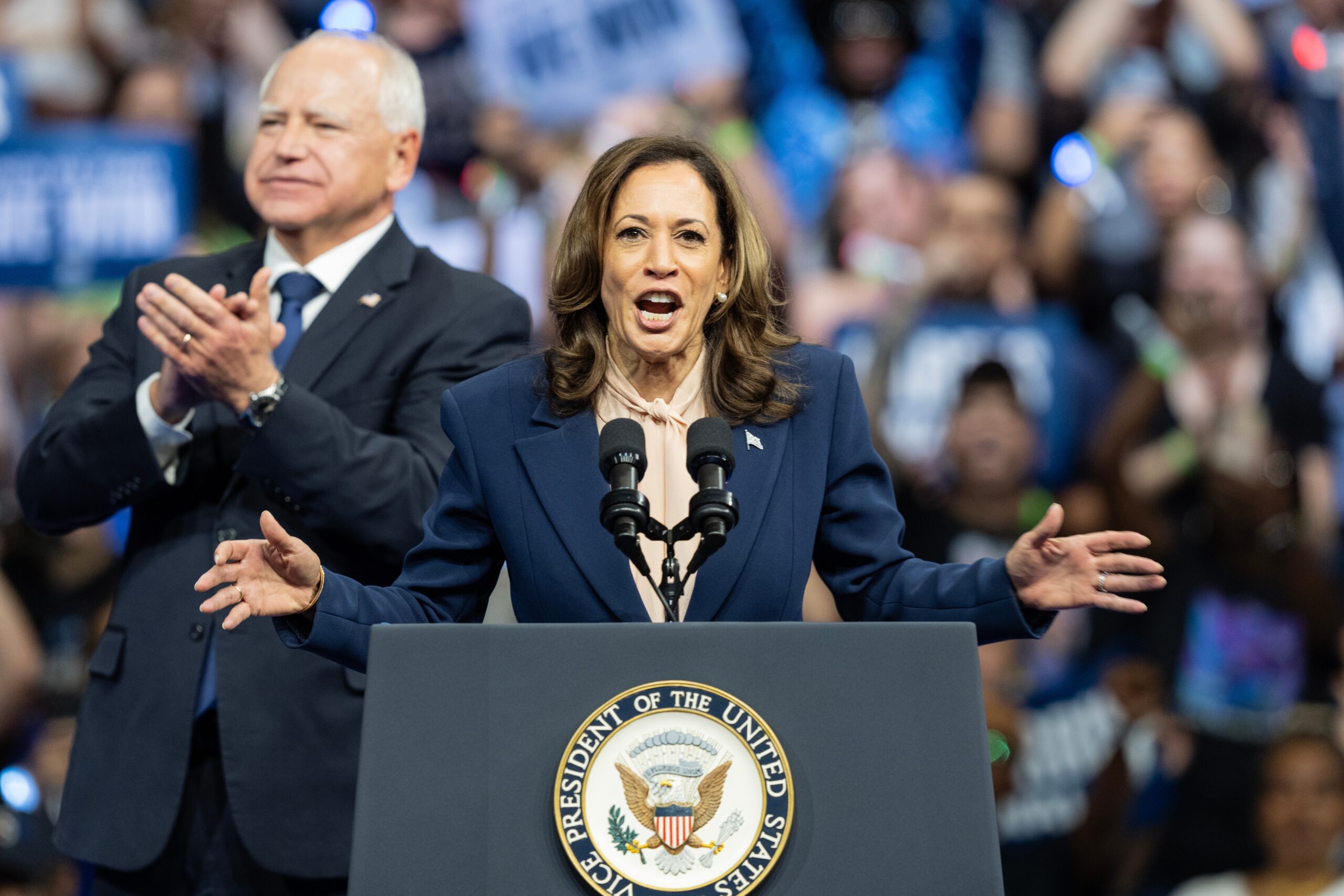 Kamala Harris’ 2019 Campaign Policies RESURFACE - Even CNN Finds Them ...
